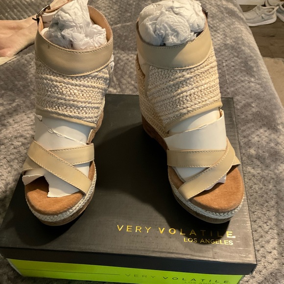 Very Volatile | Shoes | Very Volatile Wedge Nib Color Bone Sizes 7 9 ...